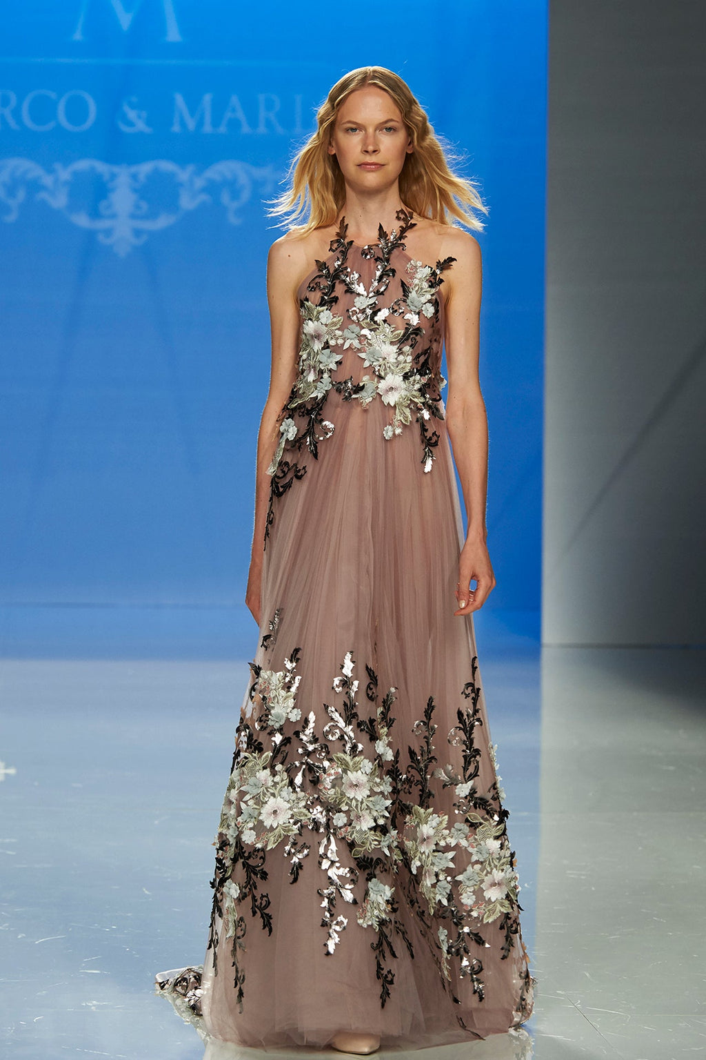 Closed neckline sleeveless tulle gown – HERTROVE