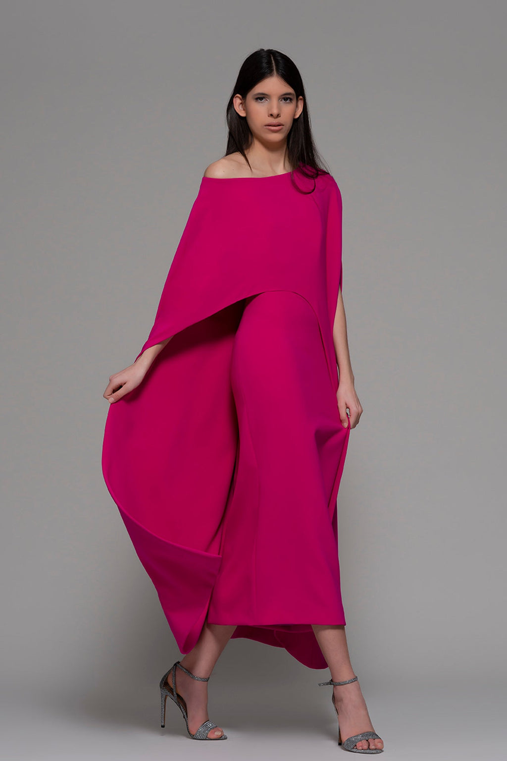 Oversized cape with strapless dress – HERTROVE