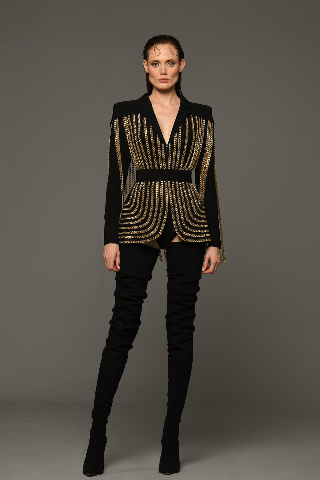 Crepe blazer featuring gold chains – HERTROVE