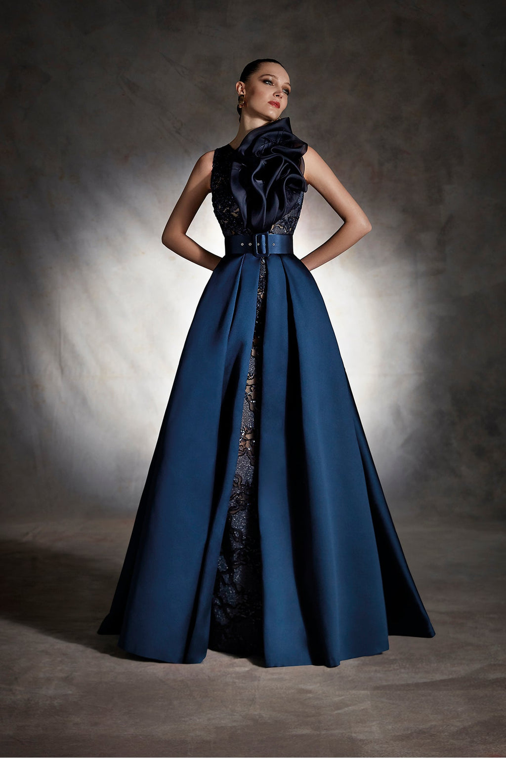 Lace dress paired with detachable overskirt – HERTROVE